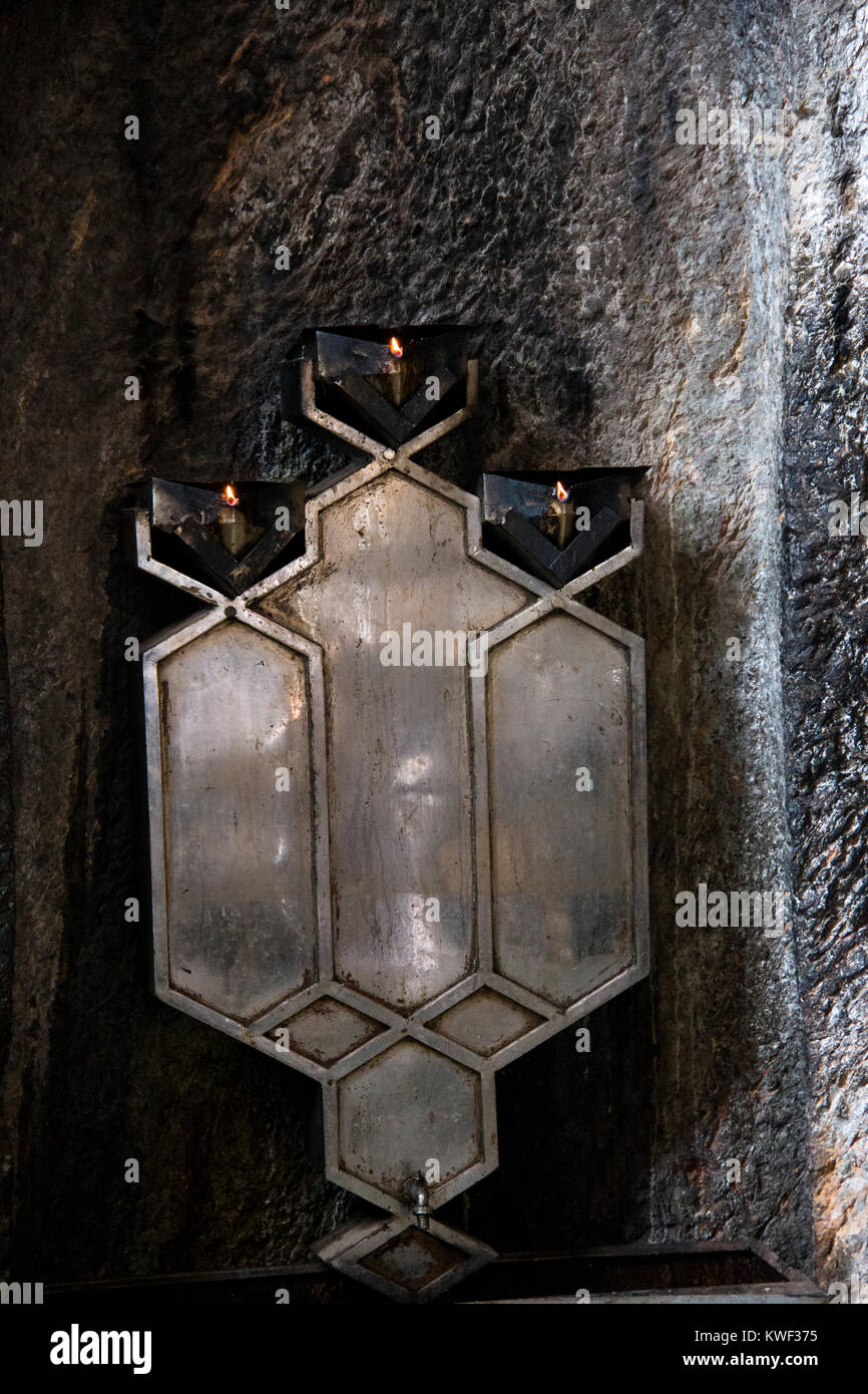 Zoroastrian ceremony hi-res stock photography and images - Alamy