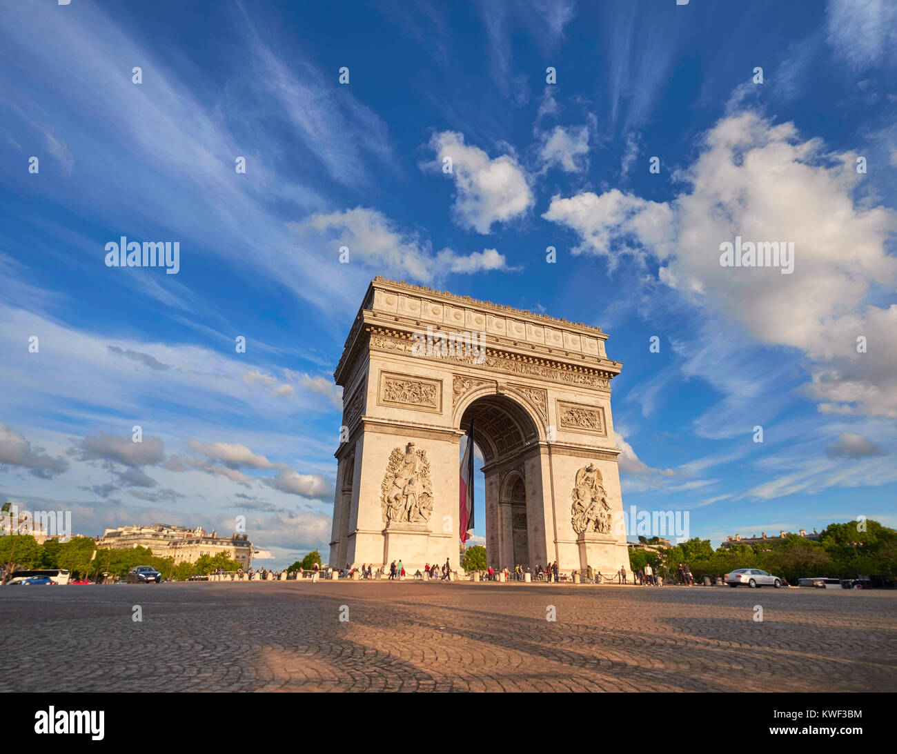 Paris arc de triomphe hi-res stock photography and images - Alamy
