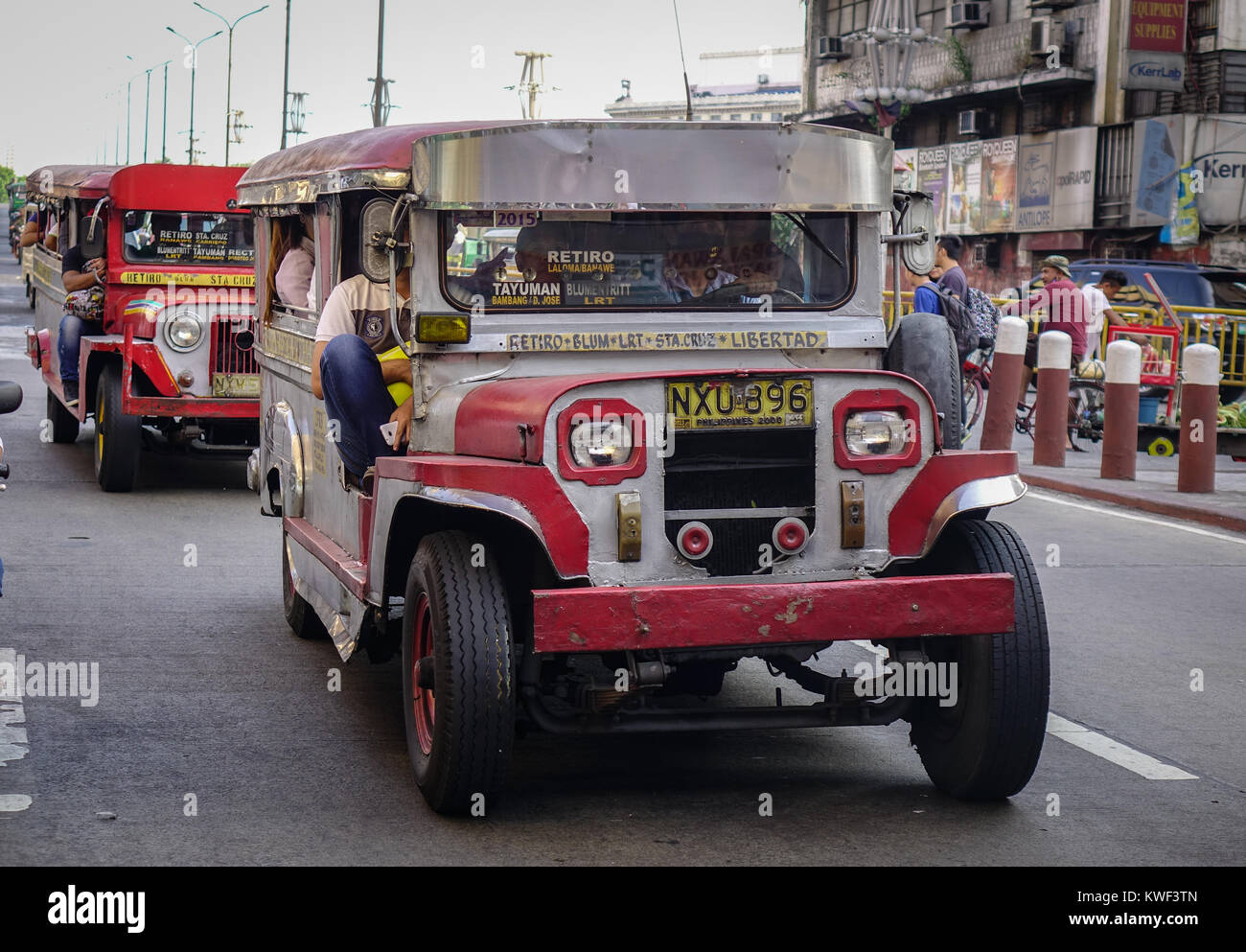 Jeepneys on manila street hi-res stock photography and images - Alamy