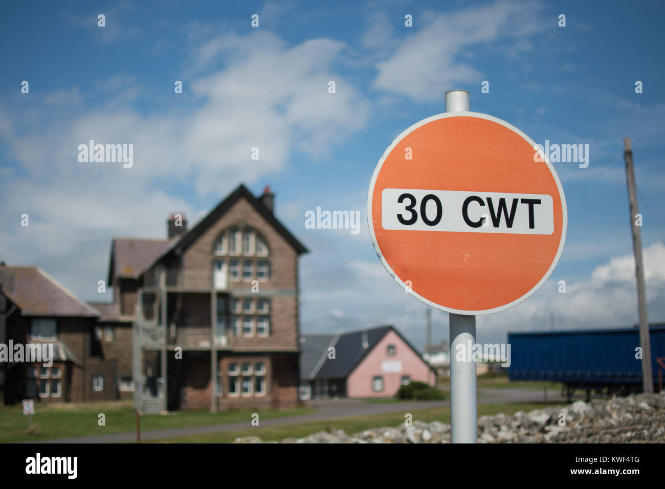 A red, circular road sign indicating a maximum weight of 30 CWT Stock ...