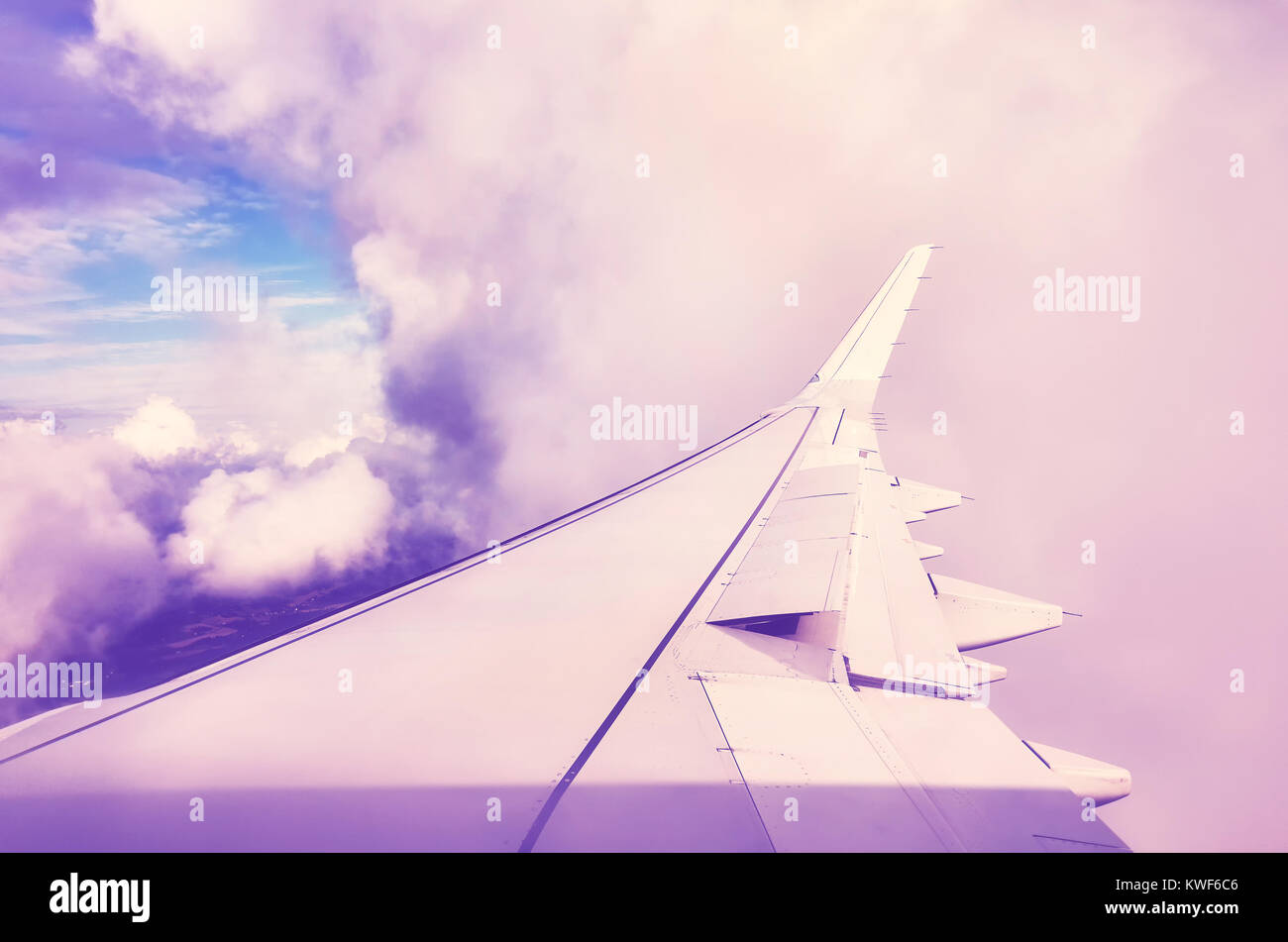 High wing aircraft hi-res stock photography and images - Alamy