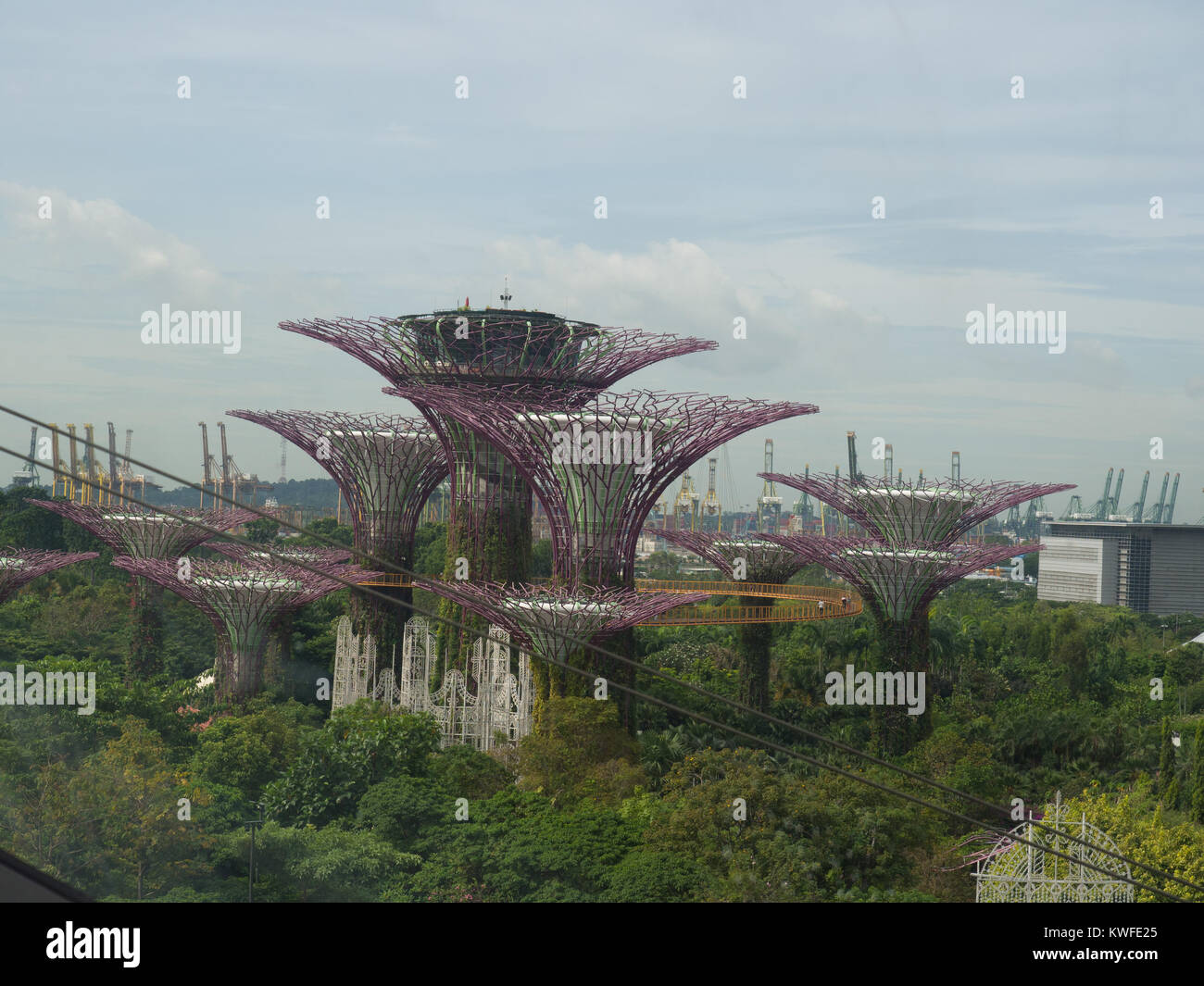 Singapore artificial trees hi-res stock photography and images - Alamy