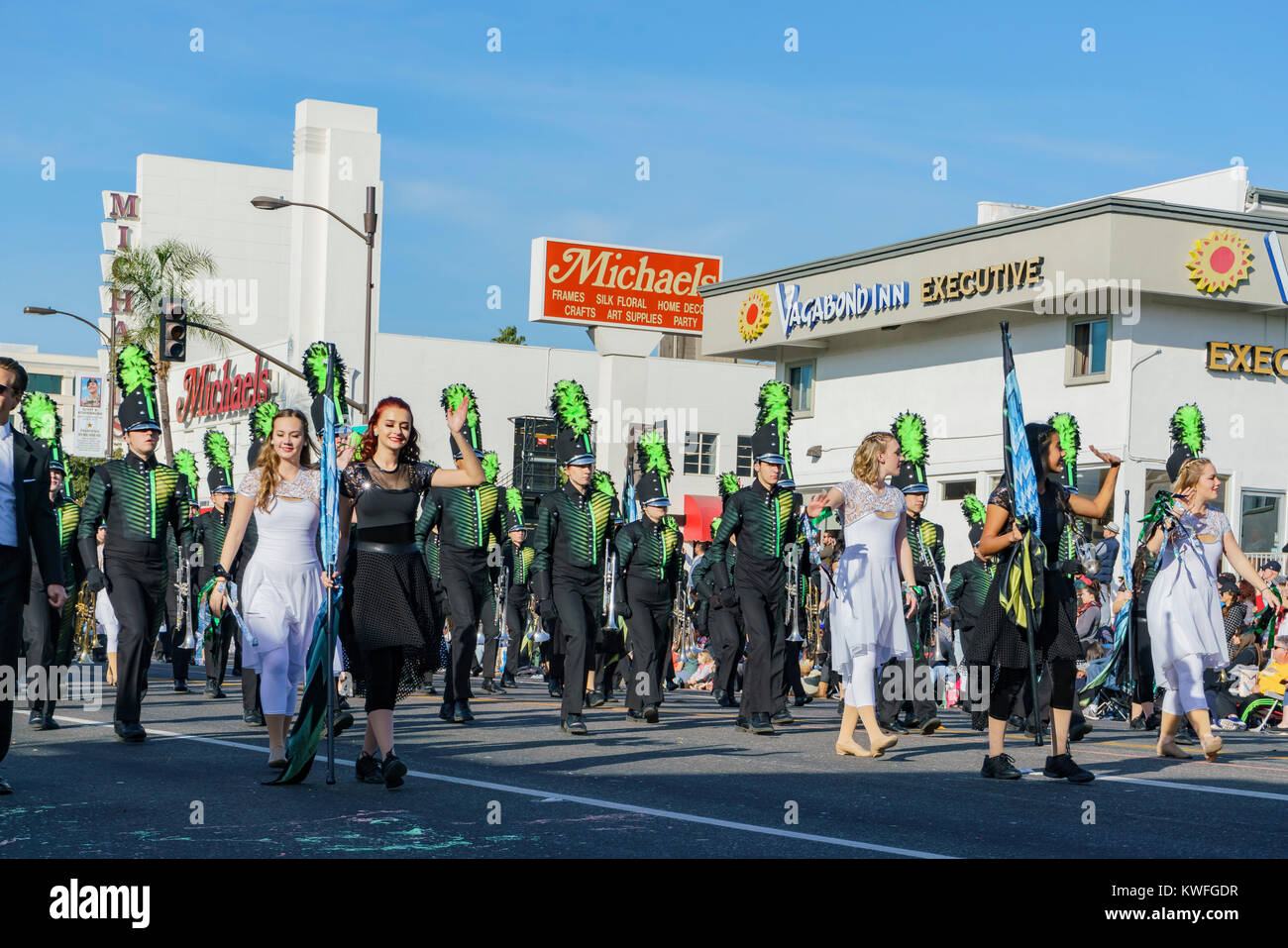 High school marching band rose parade hi-res stock photography and ...