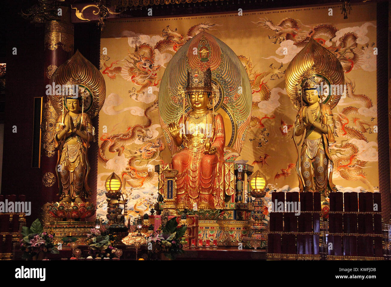 Altar in buddha tooth hi-res stock photography and images - Alamy