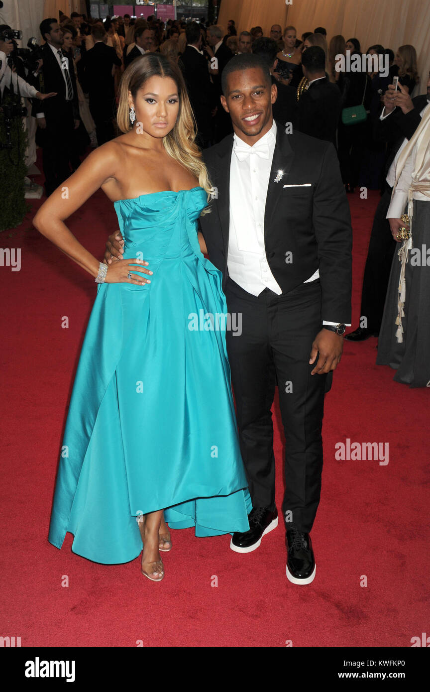 NEW YORK, NY - MAY 05: Victor Cruz Elaina Watley attends the 'Charles ...