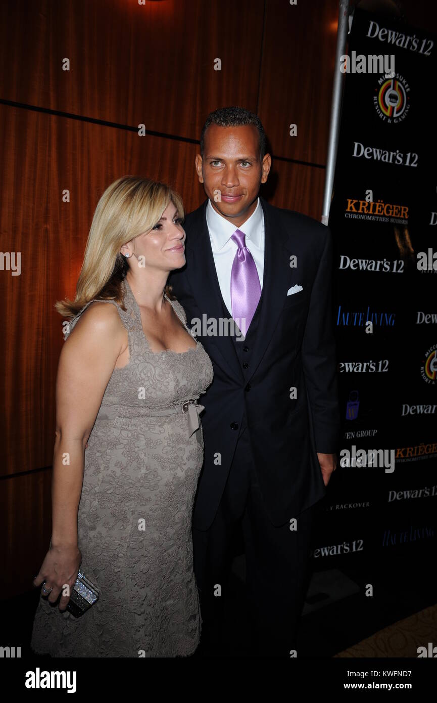 MIAMI BEACH - JANUARY 19, 2008: Alex Rodriguez and pregnant wife ...