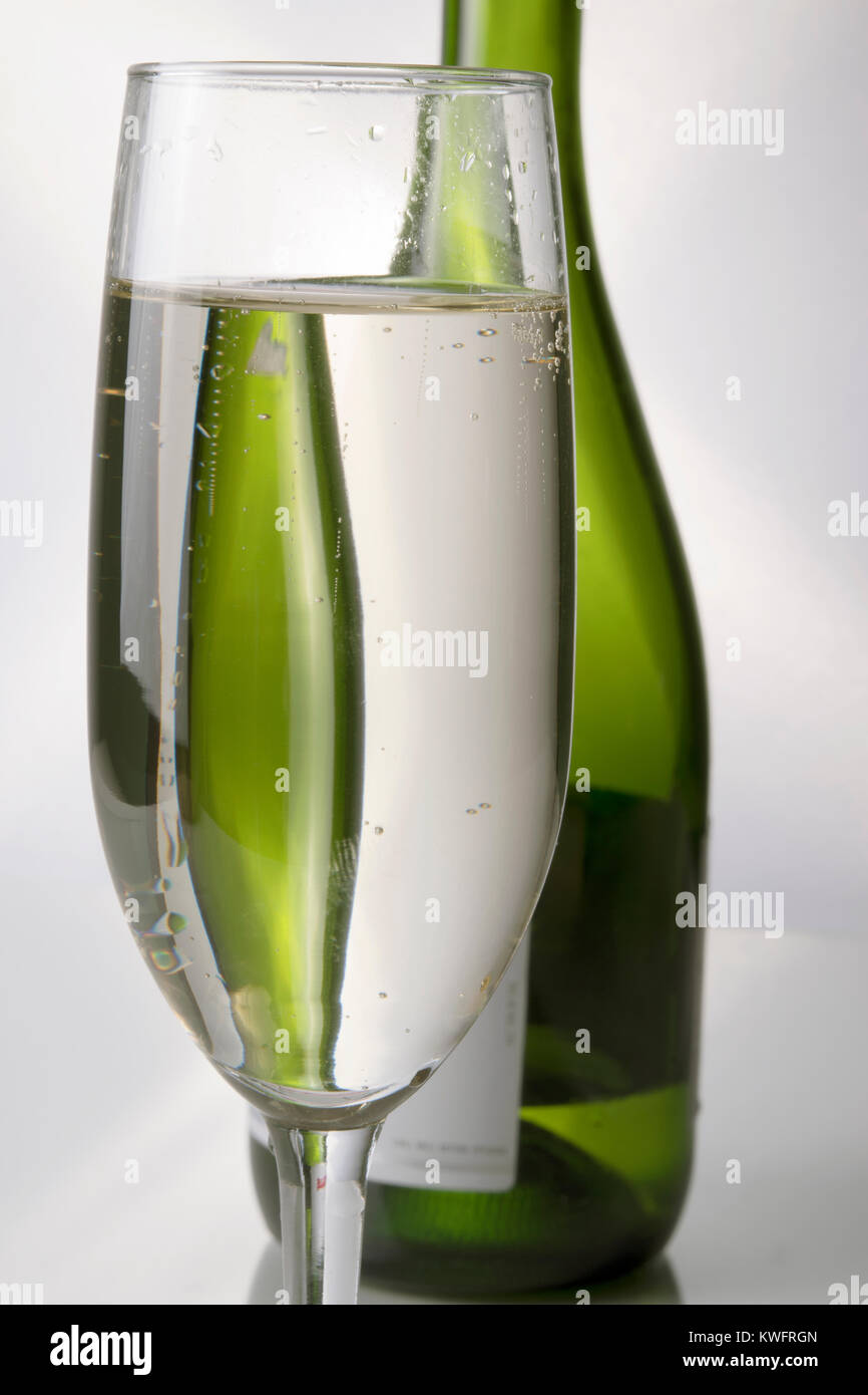 looking through champagne glass Stock Photo - Alamy
