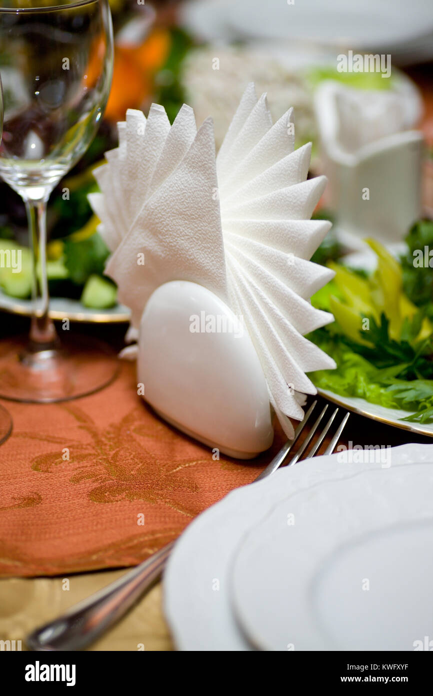 Clean Napkins on table before party begins Stock Photo - Alamy