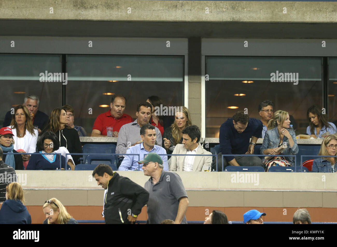 Molly sims 2013 hi-res stock photography and images - Alamy