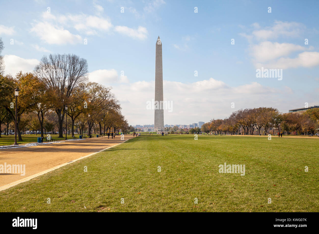 Washington dc autumn national mall hi-res stock photography and images ...