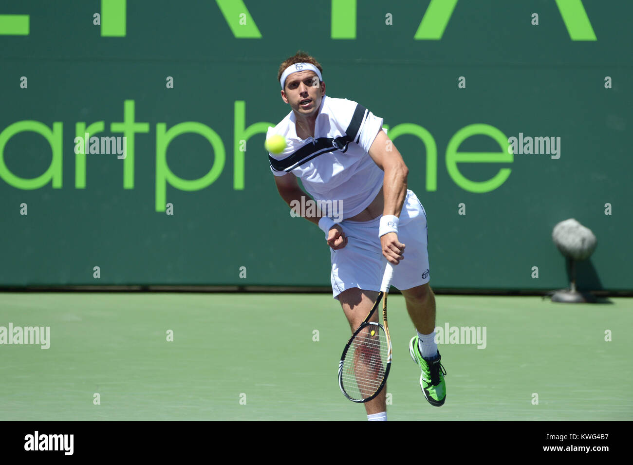 KEY BISCAYNE, FL - MARCH 24: Andy Roddick defeats Gilles Muller of ...
