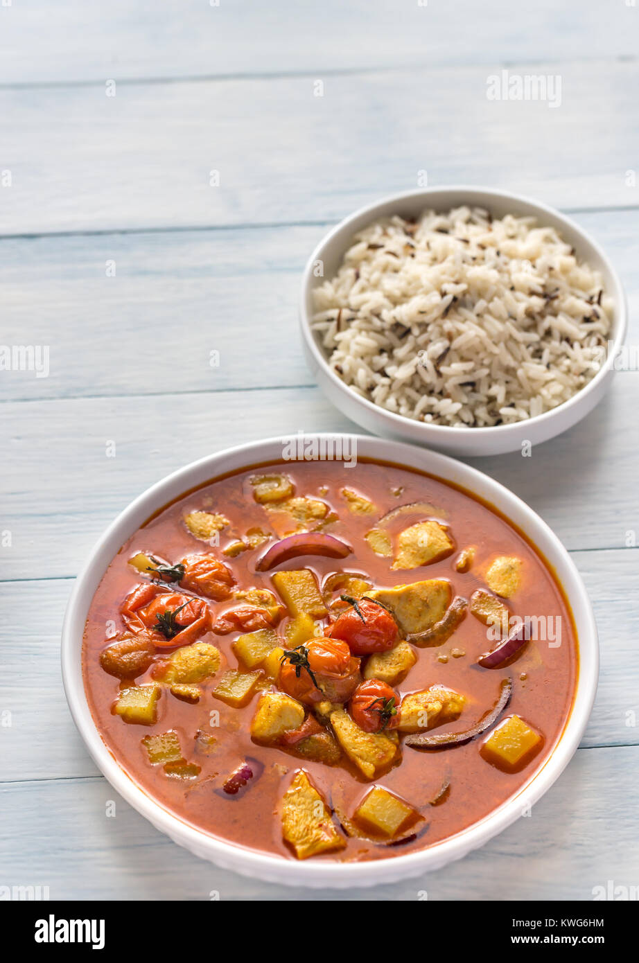Thai yellow curry with chicken and rice Stock Photo - Alamy
