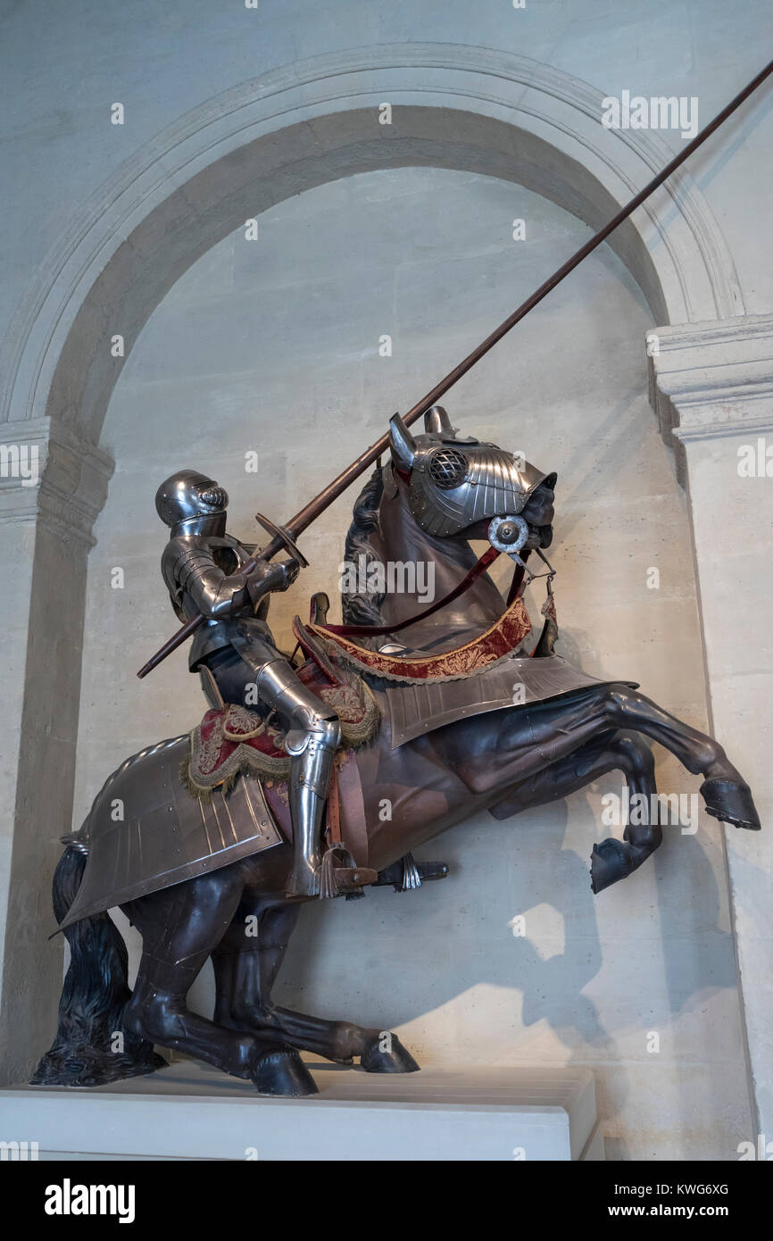 Mounted medieval knight war horse hi-res stock photography and images ...