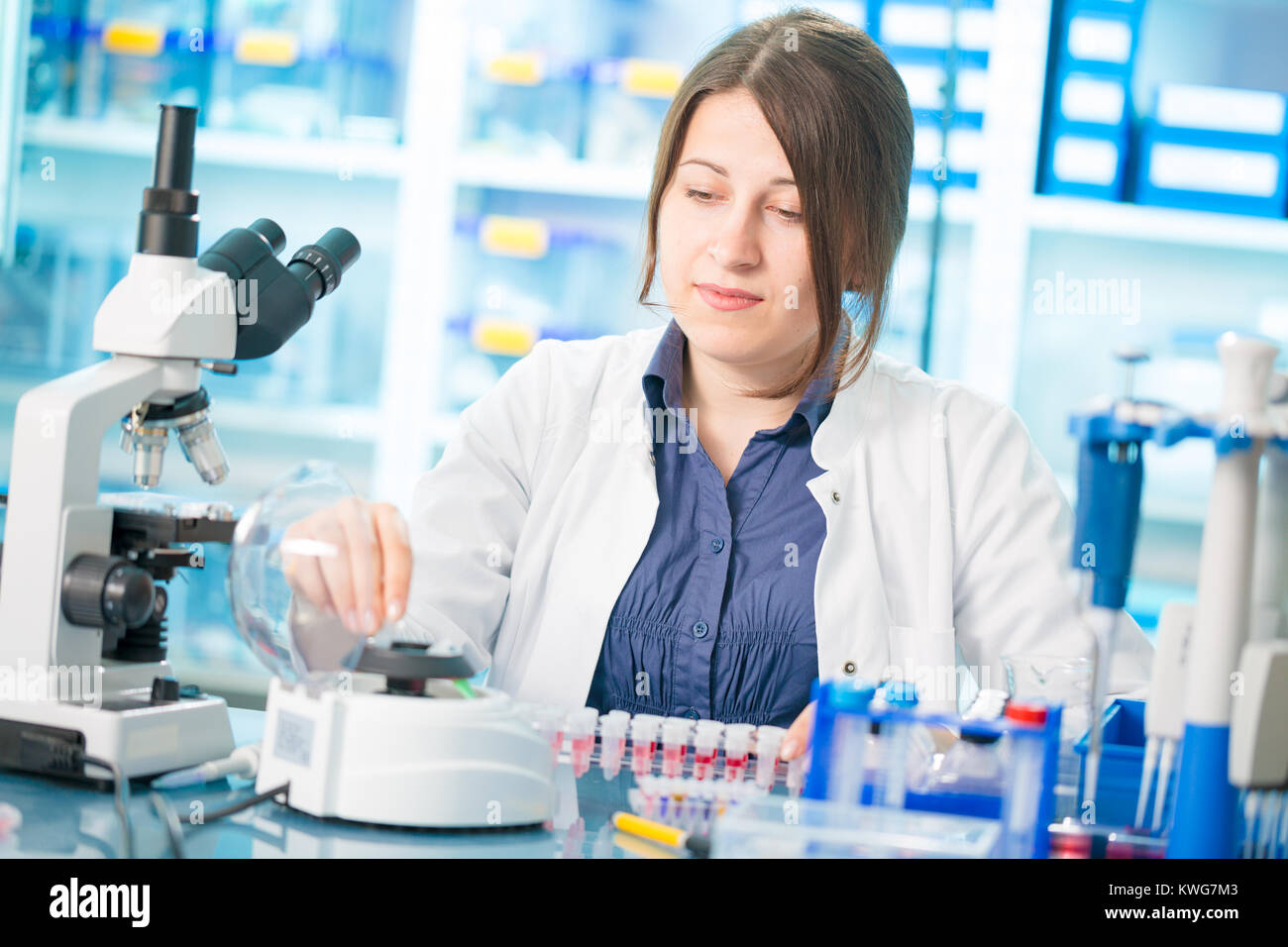 Genetics lab hi-res stock photography and images - Alamy