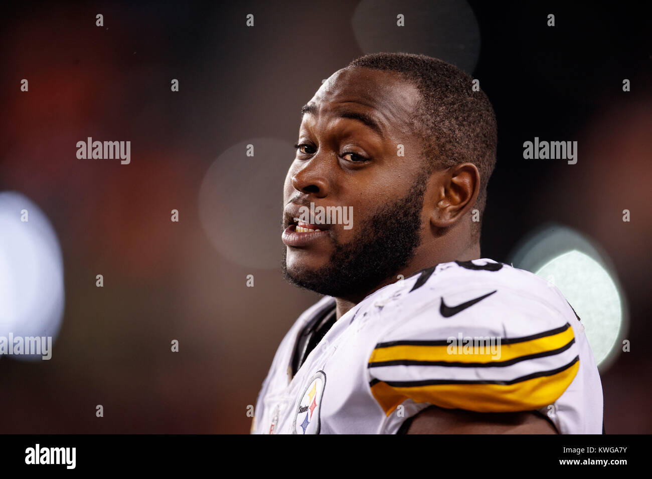 Pittsburgh steelers inside linebacker vince williams 98 hi-res stock ...