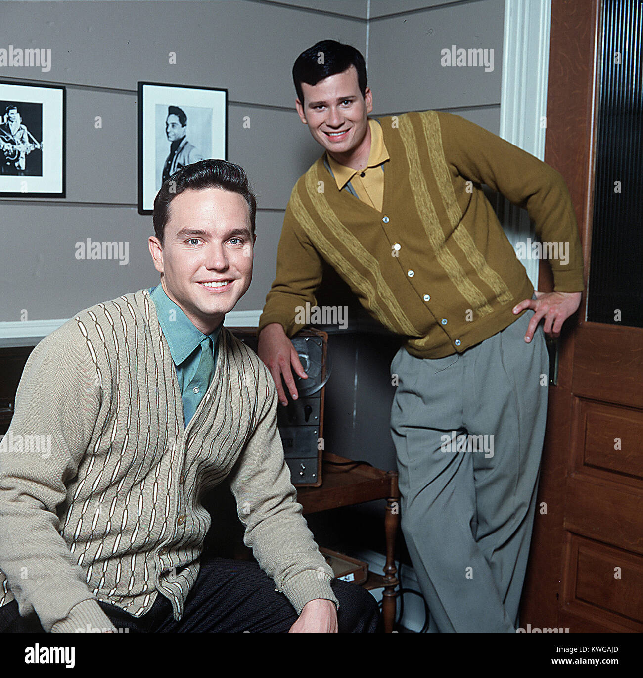 Sep 26, 1999 - SKAKE, RATTLE & ROLL TV-FILM STILL MARK HOPPUS THOMAS ...