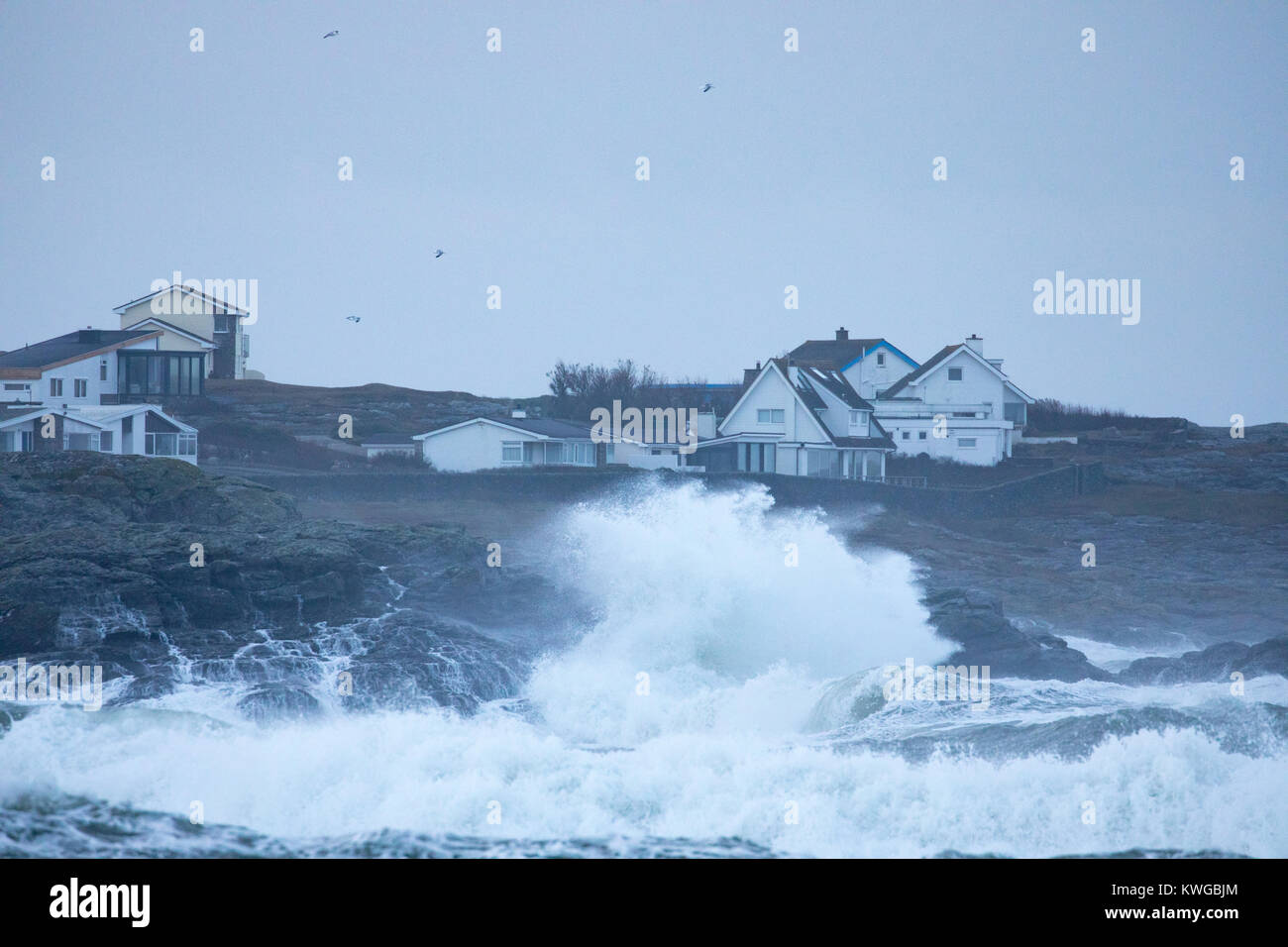 Anglesey, UK. 3rd Jan, 2018. UK Weather. A severe Met Office warning ...