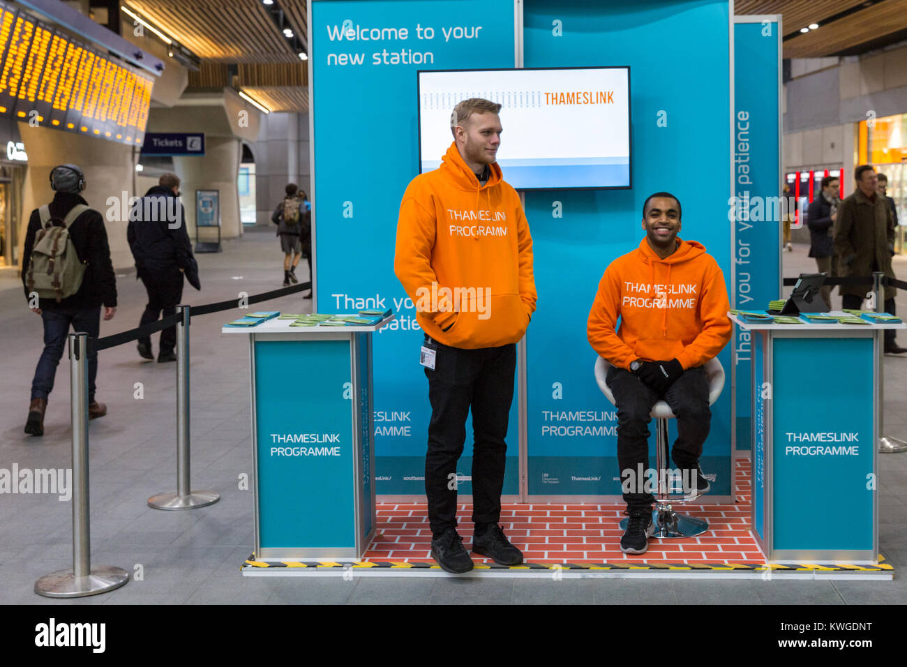 Thameslink train interior hi-res stock photography and images - Alamy