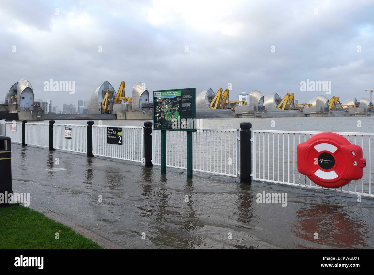 Thames Barrier Closed Stock Photos & Thames Barrier Closed Stock Images ...
