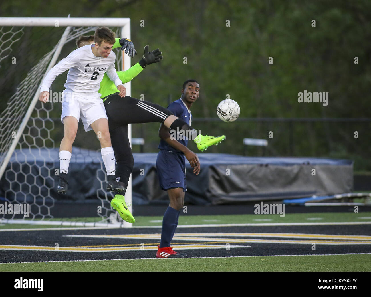 Bettendorf, Iowa, USA. 2nd May, 2017. Bettendorf's Blake Rollinger (2 ...