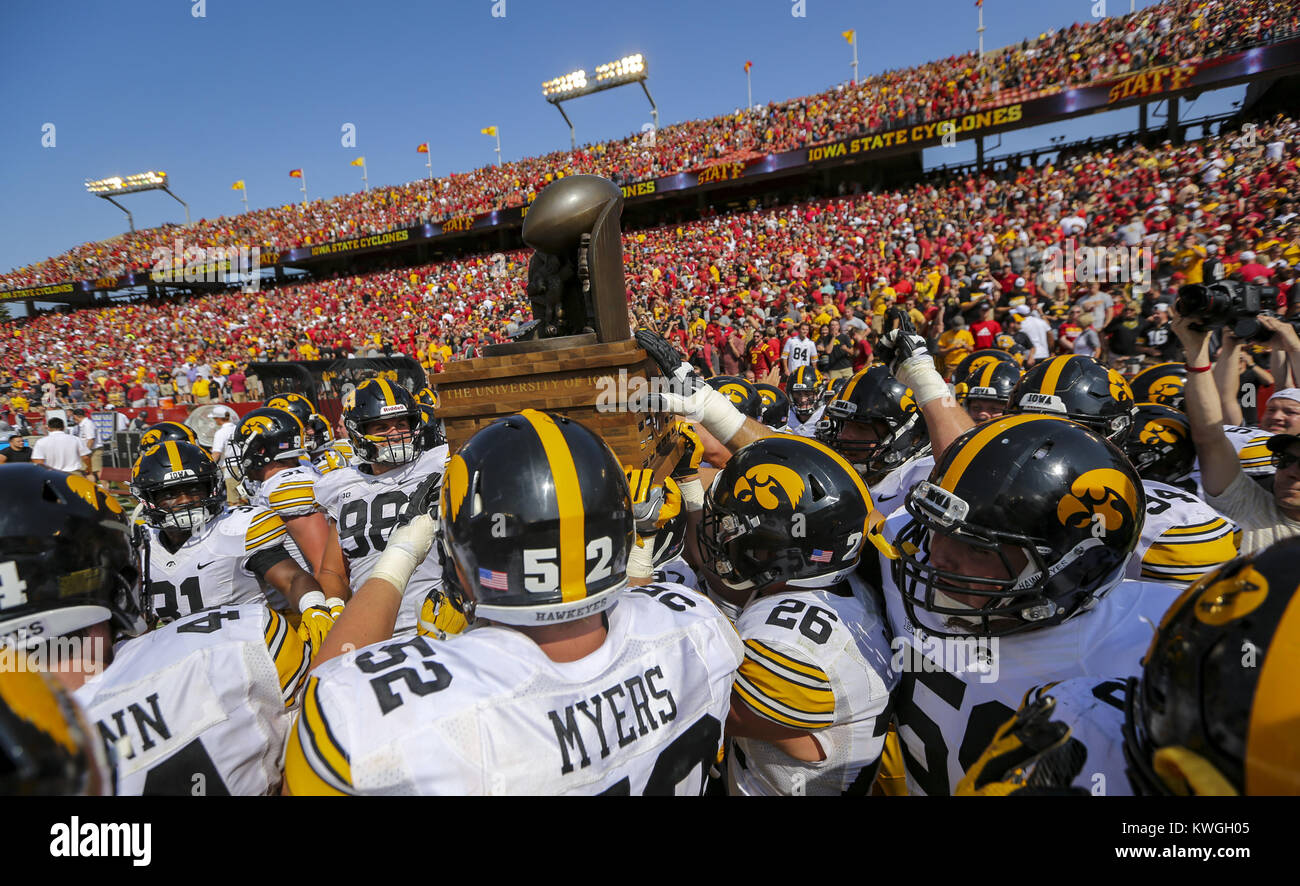 Ames, Iowa, USA. 9th Sep, 2017. Iowa Hawkeyes players hold up their ...