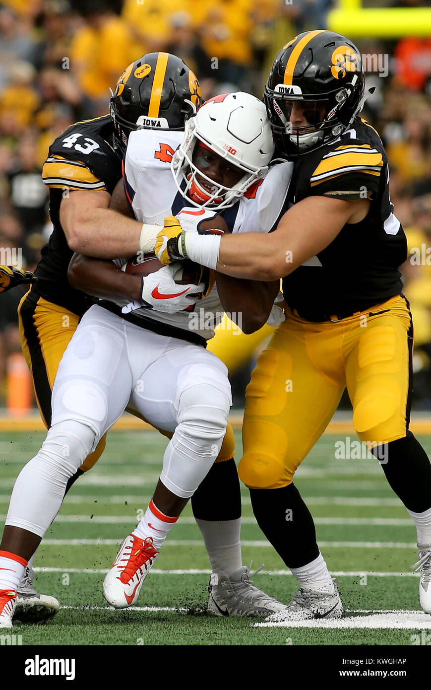 Iowa City, Iowa, USA. 6th Oct, 2017. Iowa's Josey Jewell (43) and ...
