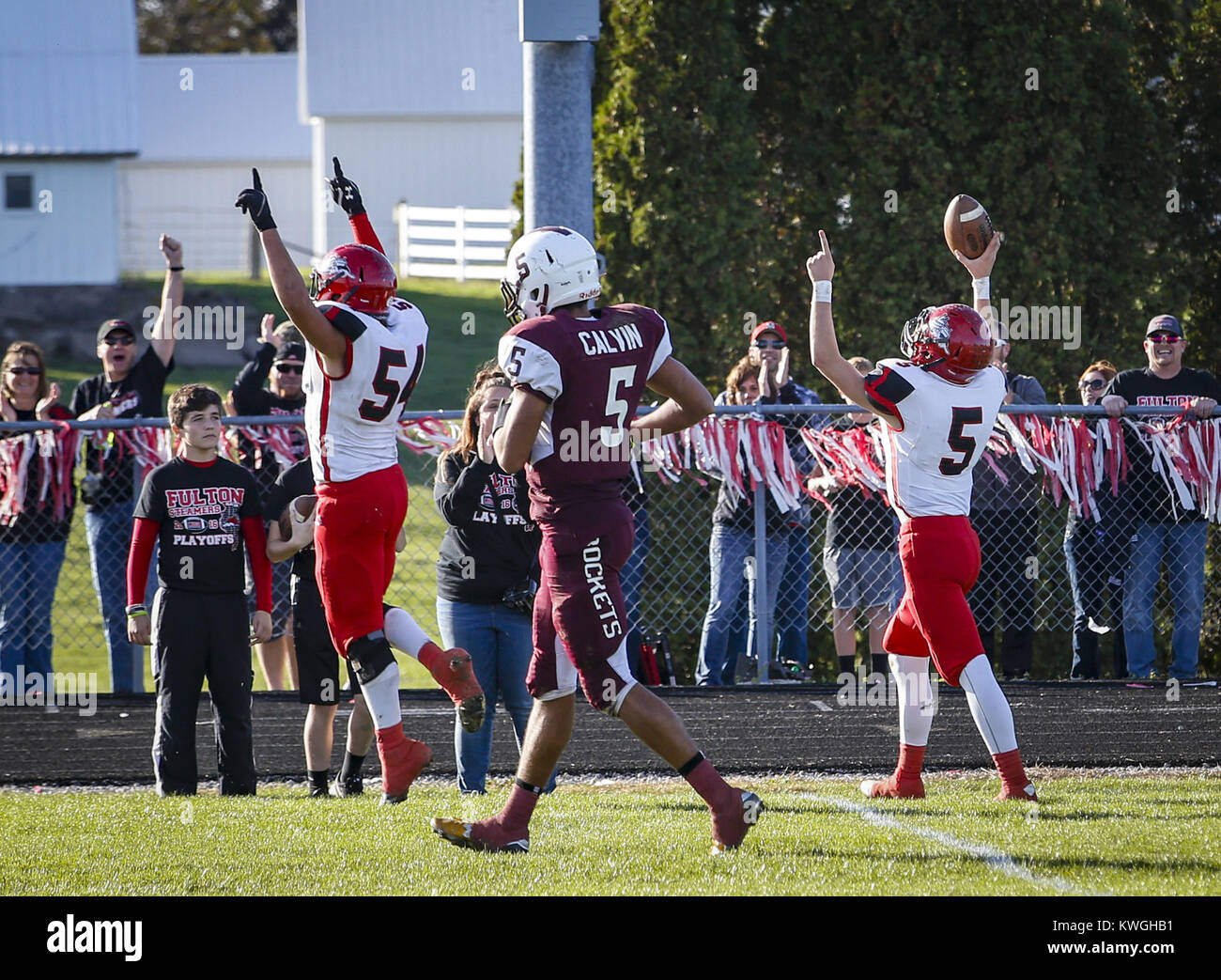 Edgington, Iowa, USA. 5th Nov, 2016. Fulton's Bryce Grant (5) and Brody ...