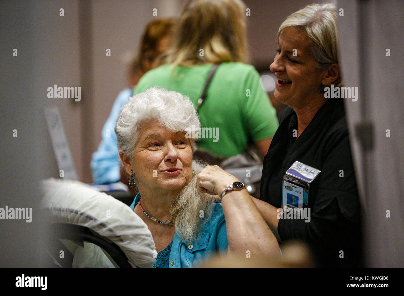 Davenport, Iowa, USA. 25th Aug, 2016. Karaway Belz of Davenport gets a ...