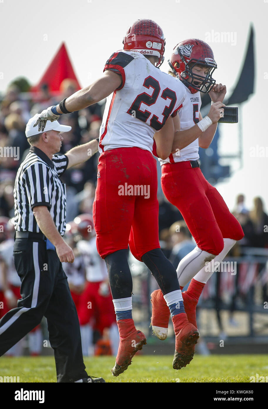 Edgington, Iowa, USA. 5th Nov, 2016. Fulton's Tyler Bruggenwirth (23 ...