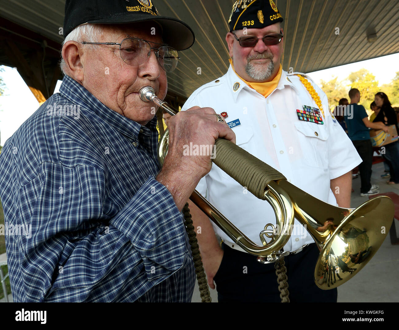 Colona, Iowa, USA. 10th Sep, 2017. WWII veteran Bill Hetzel, a member ...