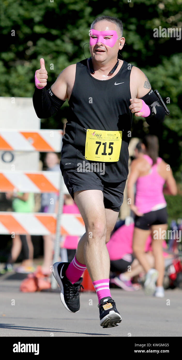 Quad runner hi-res stock photography and images - Alamy