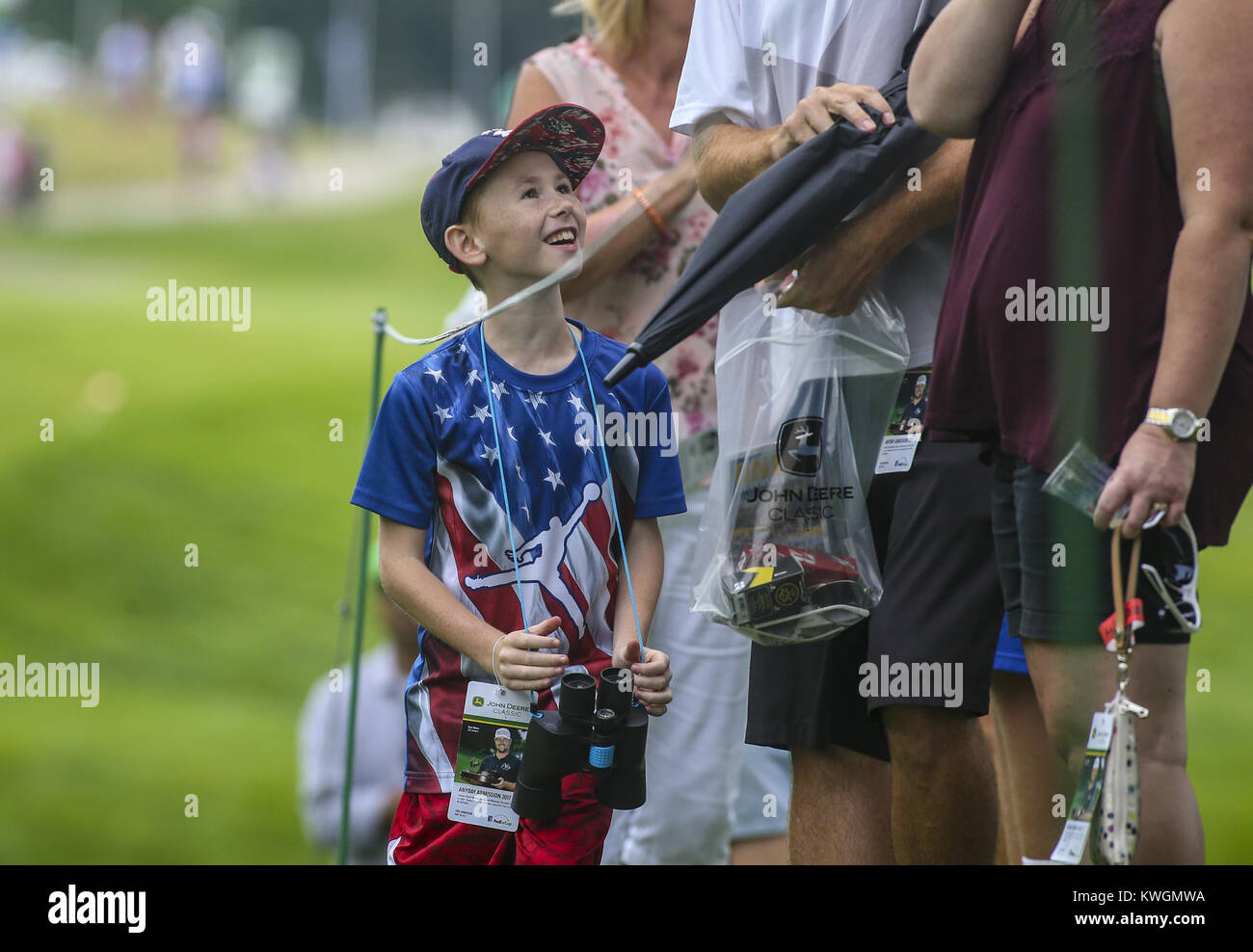 Father looks round hi-res stock photography and images - Alamy