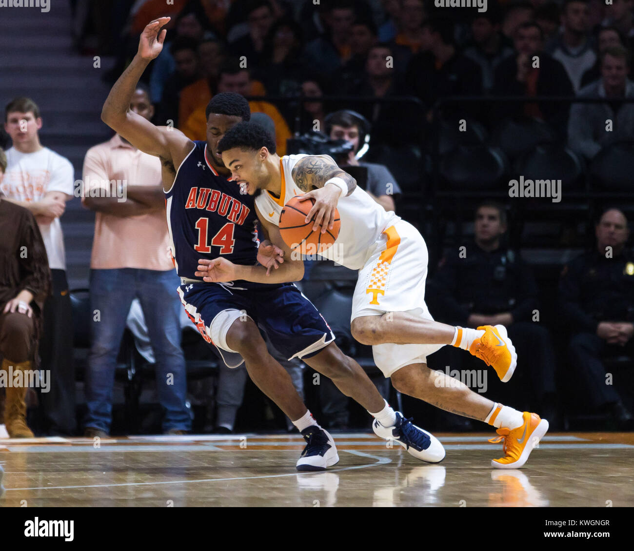 January 2, 2018: Lamonte Turner #1 of the Tennessee Volunteers drives ...