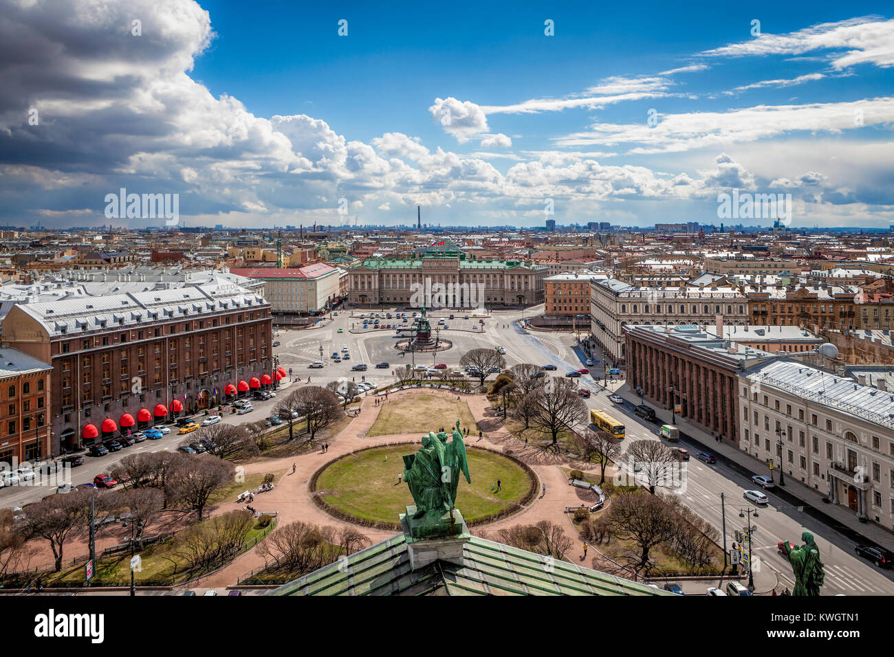 Cathedral rooftop hi-res stock photography and images - Alamy