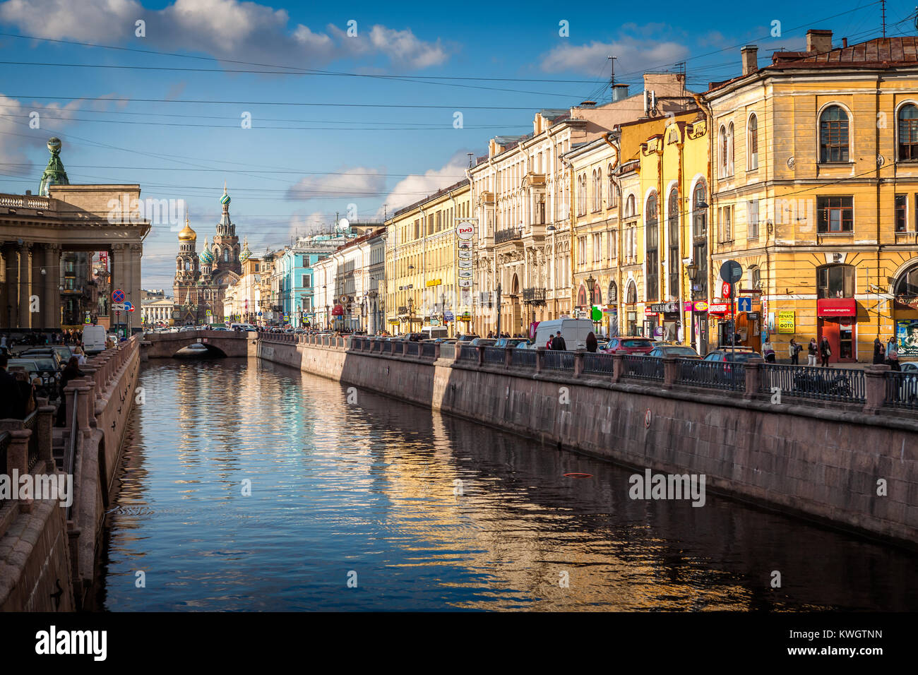 Petersburg street life hi-res stock photography and images - Alamy