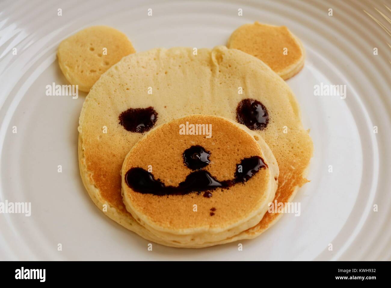 Bear bread hi-res stock photography and images - Alamy