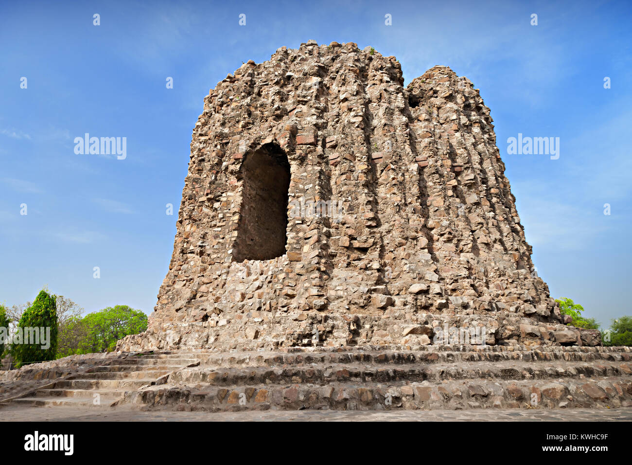 The uncompleted "Alai Minar" was conceived to be double the height of ...