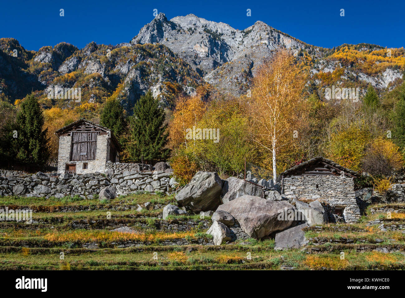 An old stone farm building in rural northern Italy, Europe Stock Photo ...