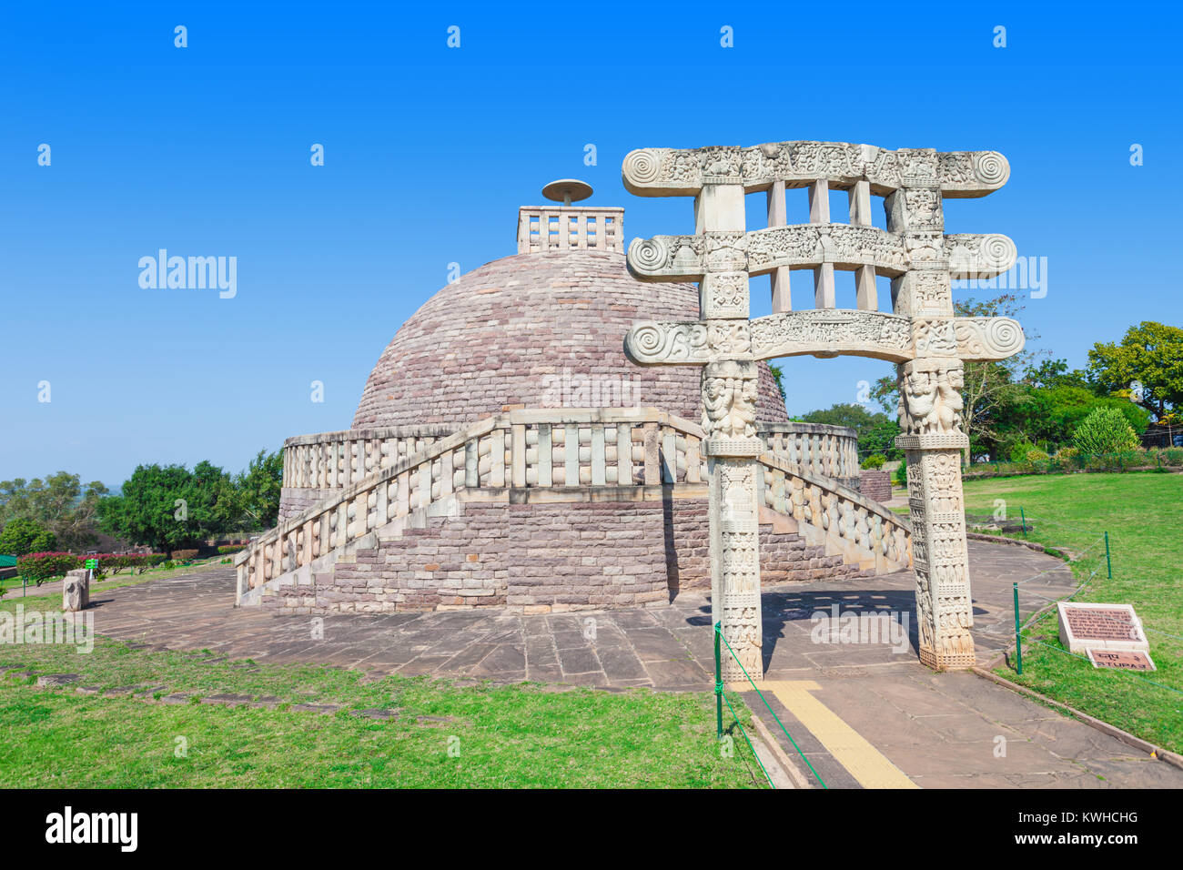 Great stupa of sanchi hi-res stock photography and images - Alamy
