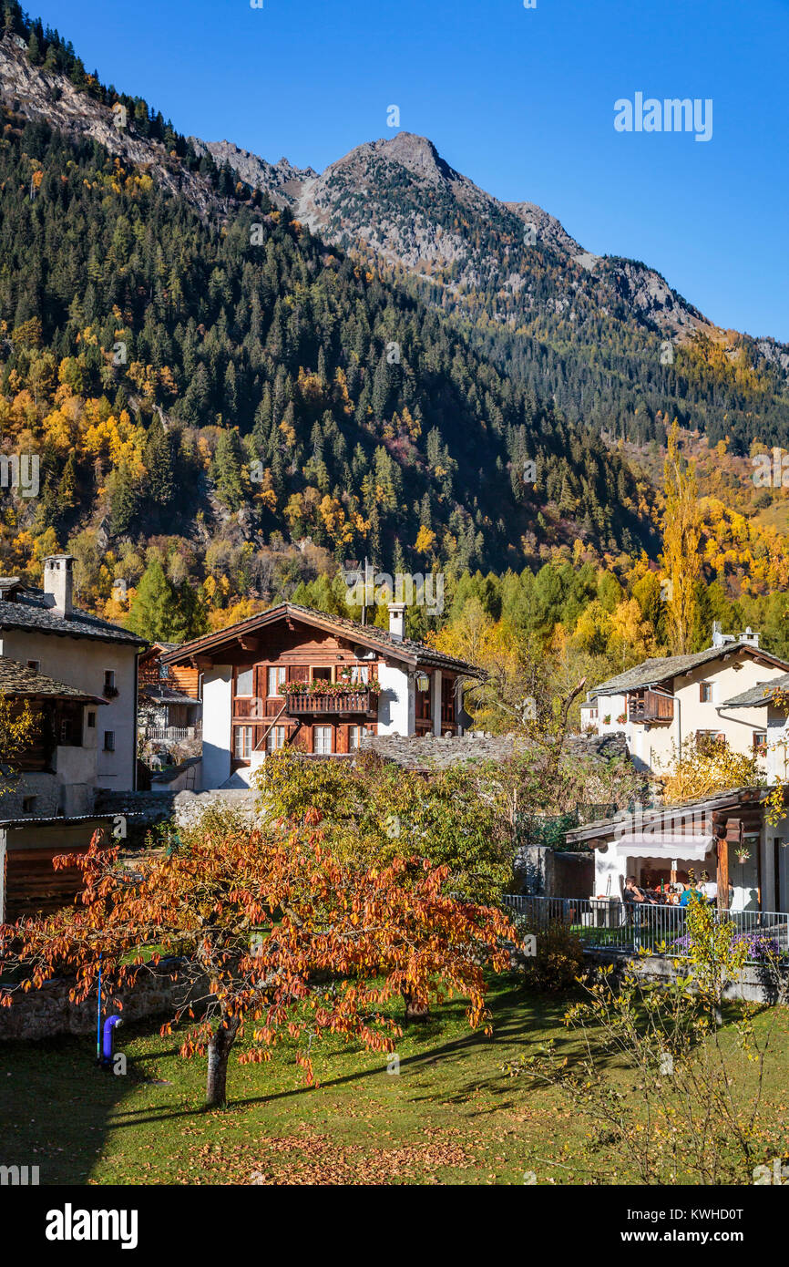 Fall foliage color in the mountains in northern Italy, Europe Stock ...
