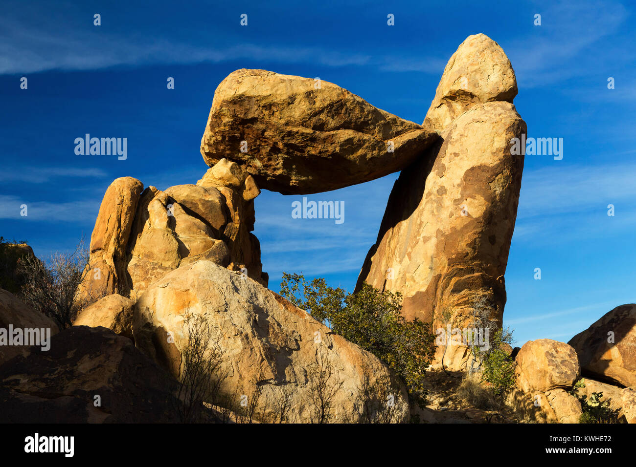 Balanced Rock in Big Bend National Park, Texas Stock Photo - Alamy