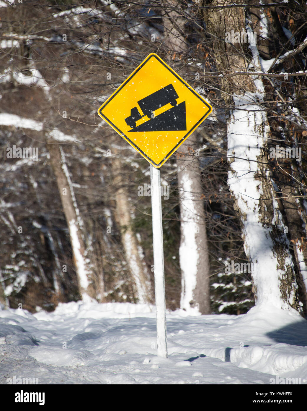 Steep hill sign hi-res stock photography and images - Alamy