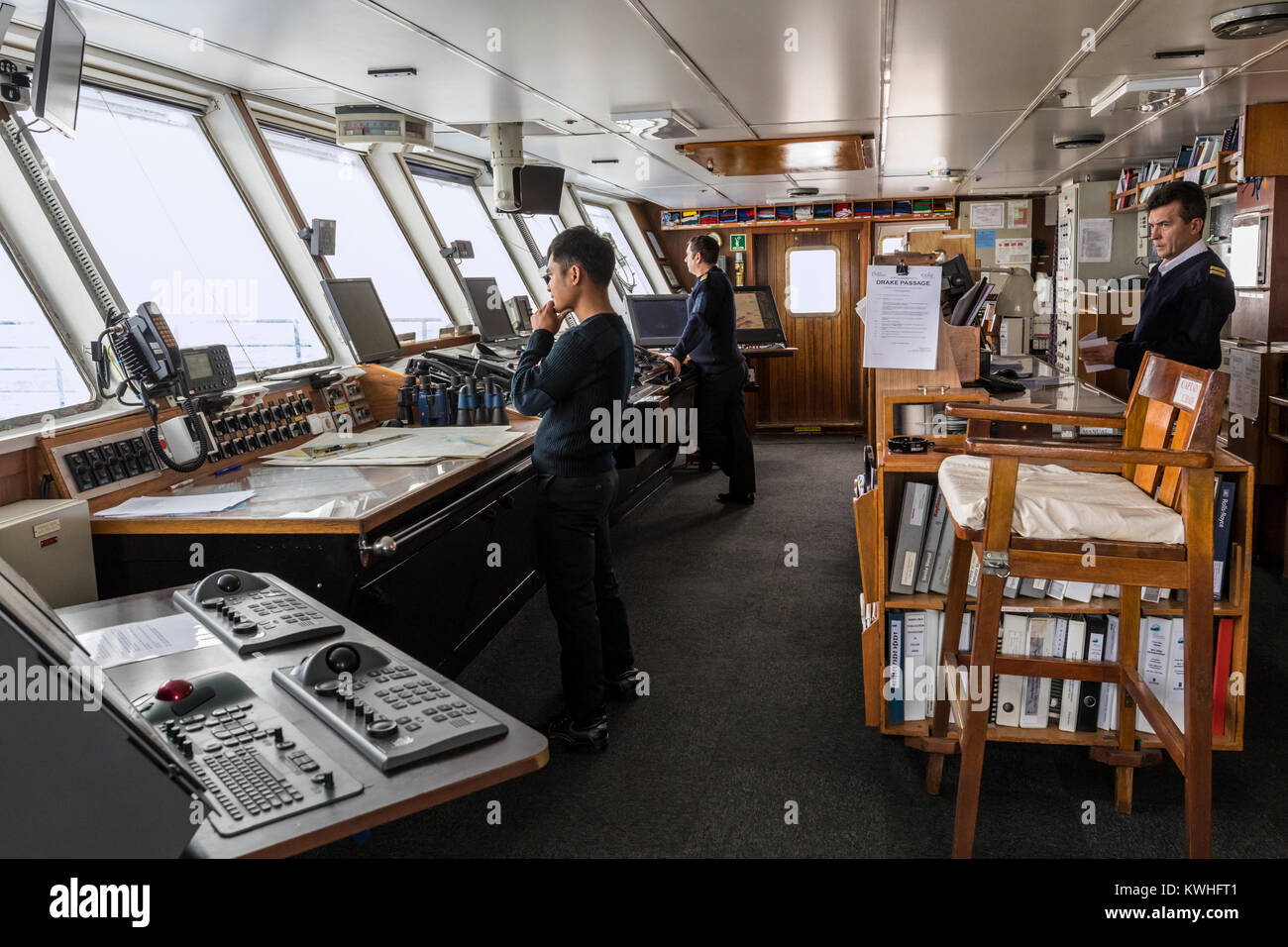 Ships control room hi-res stock photography and images - Alamy