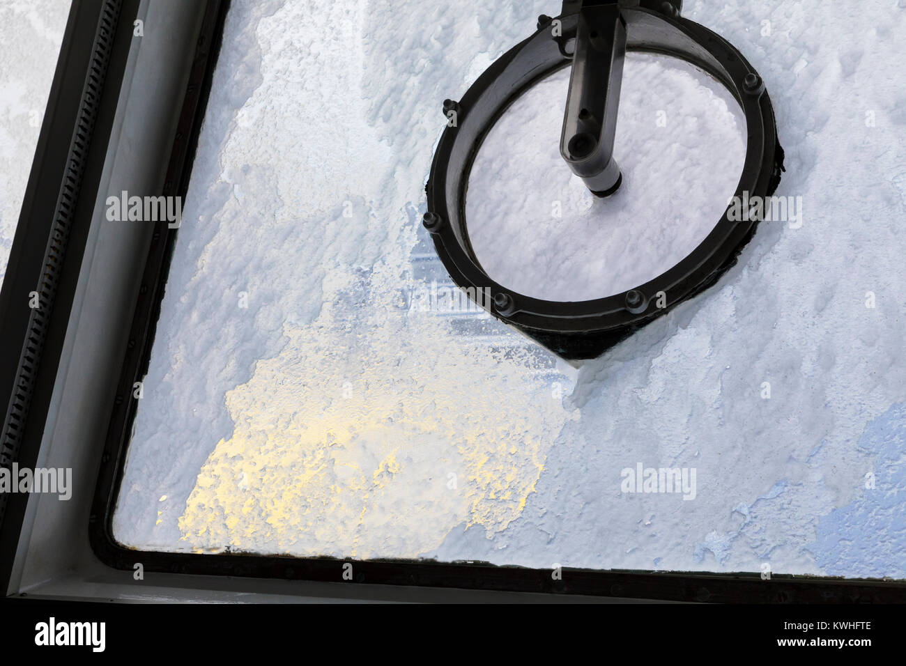 Weather ship instruments hi-res stock photography and images - Alamy