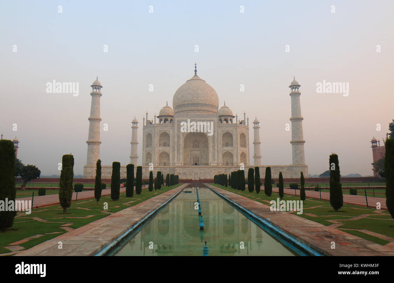 Iconic architecture Taj Mahal pillar Agra India Stock Photo - Alamy