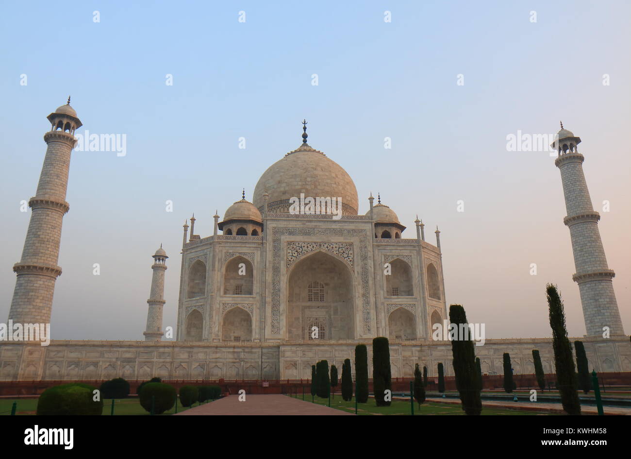 Iconic architecture Taj Mahal pillar Agra India Stock Photo - Alamy