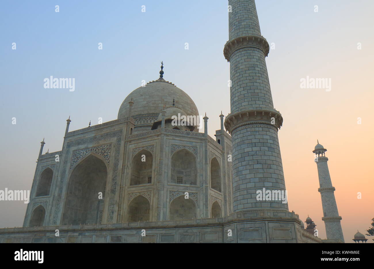 Iconic architecture Taj Mahal pillar Agra India Stock Photo - Alamy