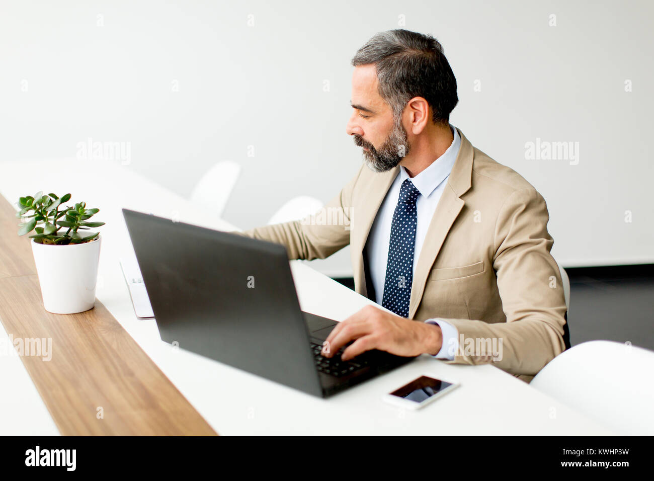 Senior director hi-res stock photography and images - Alamy