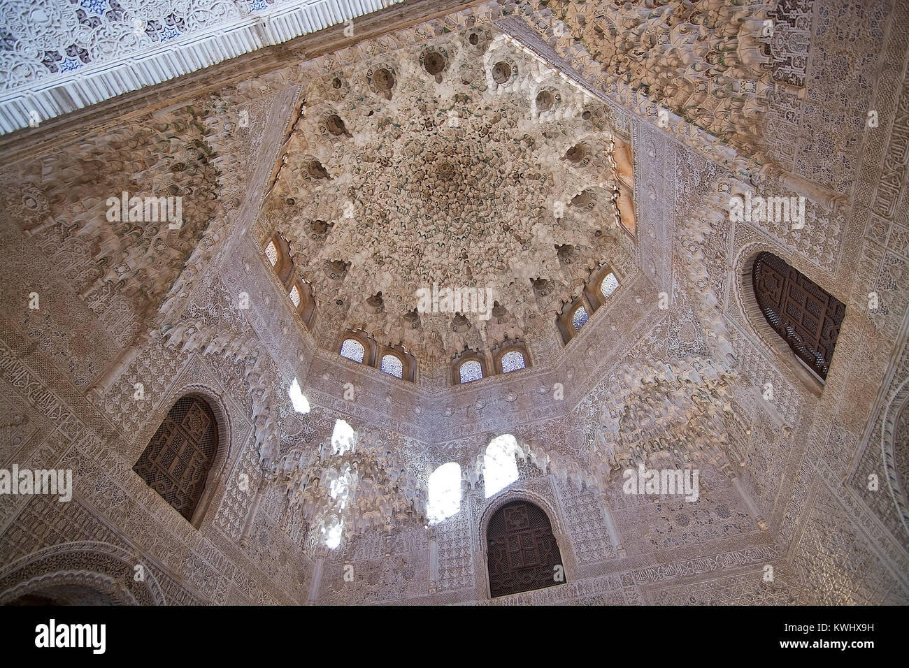 Alhambra islamic moorish palace architecture details in Granada ...