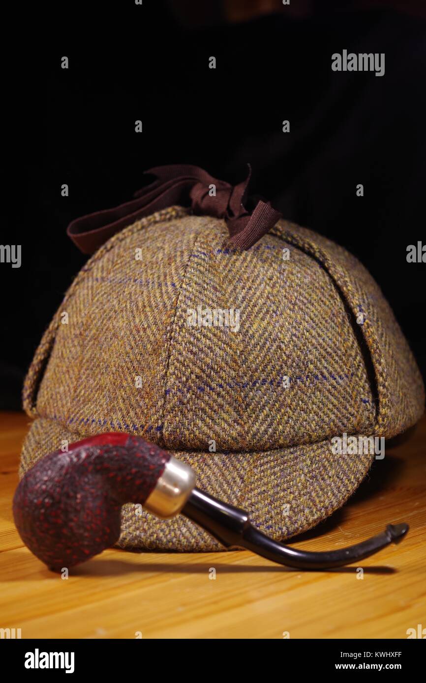 Sherlock holmes hat and pipe still life High Resolution Stock ...